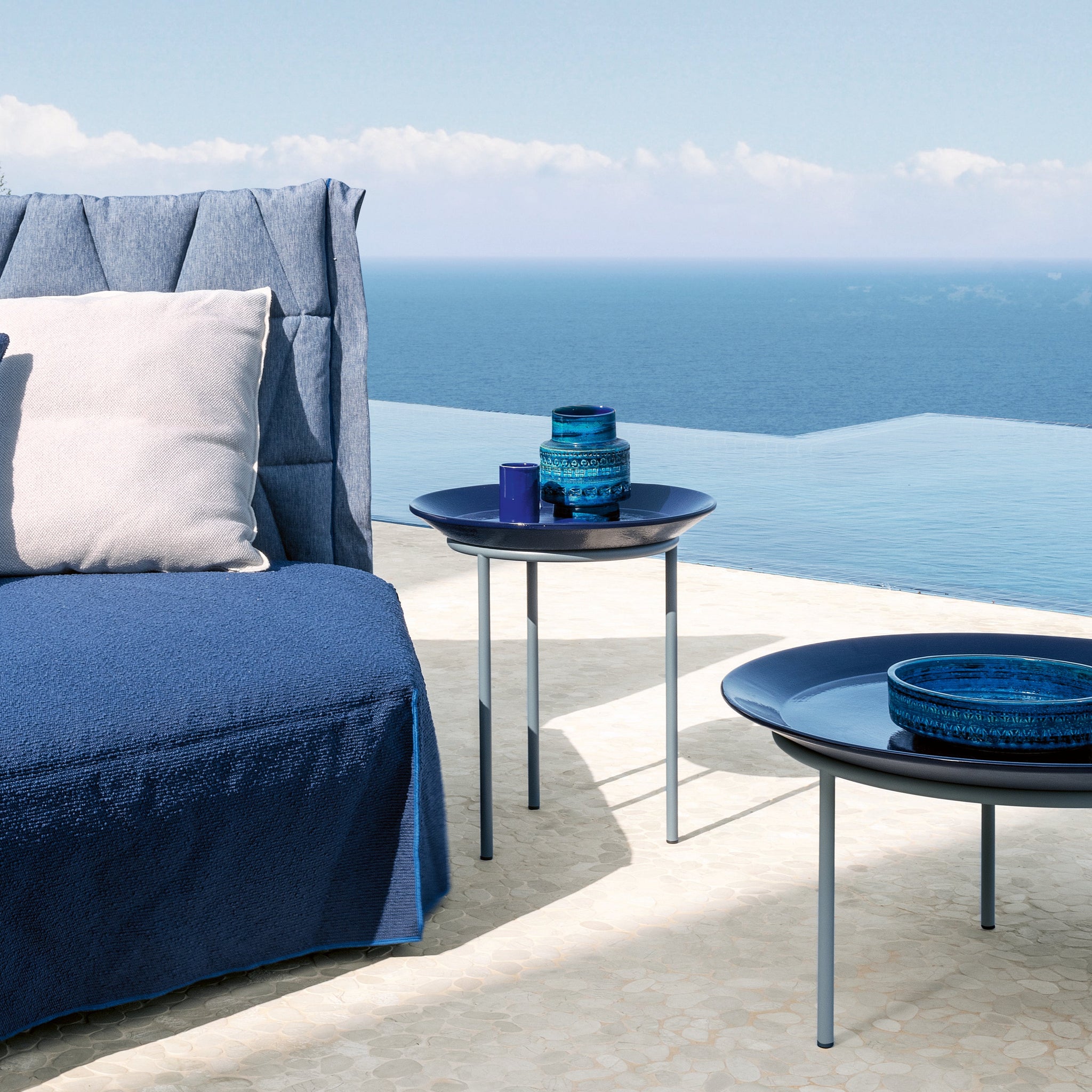Weatherproof Side tables: design & quality for outdoors | Homestorys